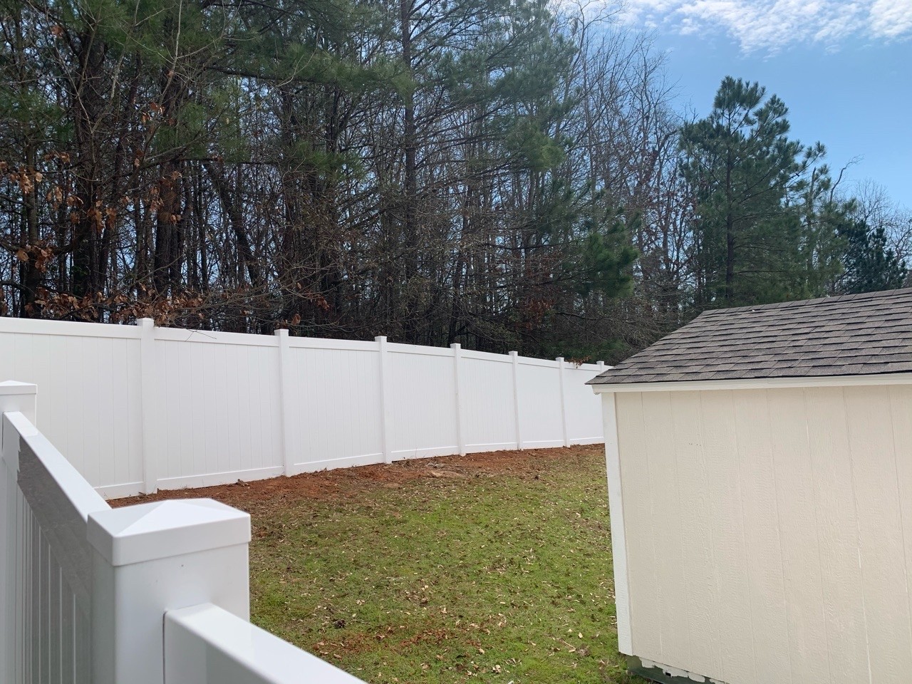 Beautiful 6’ White Residential PVC Fence - Natural Enclosures